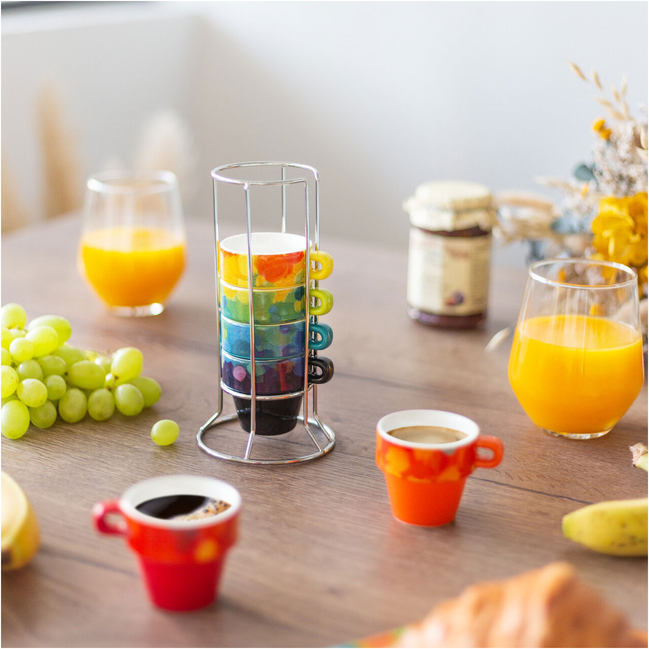 Stack of cups ristretto - Café stretto des artistes - Palette - Pylones