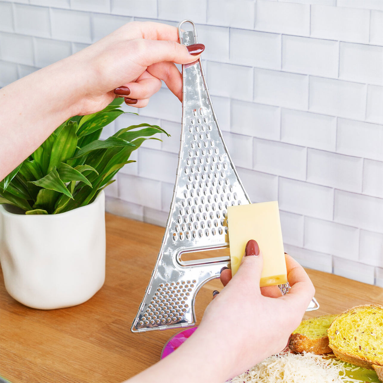 Large grater - Râpe Tower - Pylones