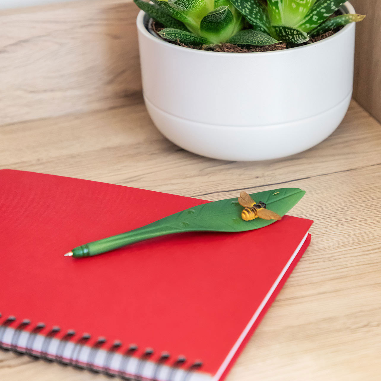 Stylo - Feuille Verte - Vert Foncé - Pylones