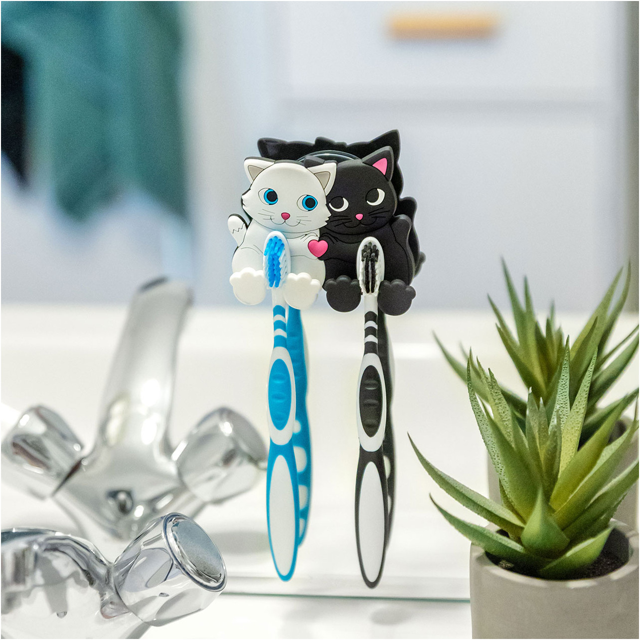 Toothbrush holder - Ani-toothi - Black And White Cat - Pylones